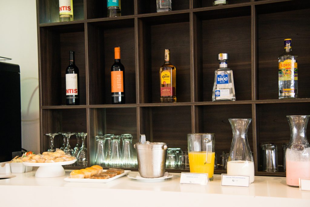 MDE – The Lounge Medellín (Domestic) Internacional at José María ...