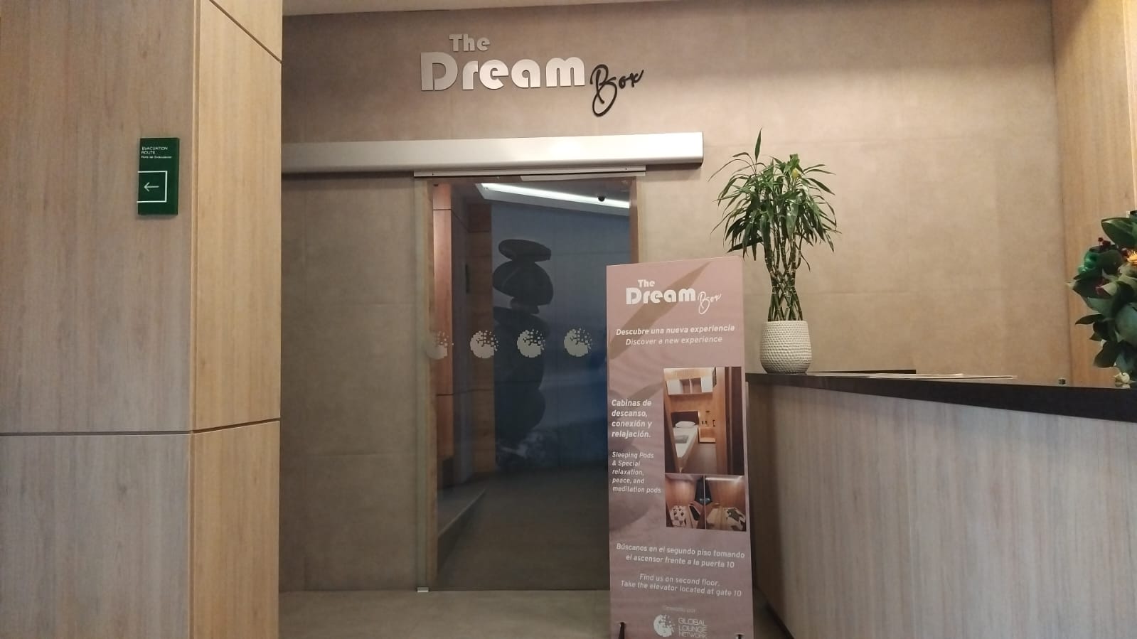MDE – Dream Box Lounge (International) at José María Córdova ...